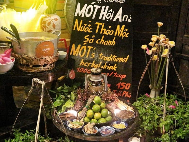 Hoi An Night Market Food: Top Must-Try Dishes